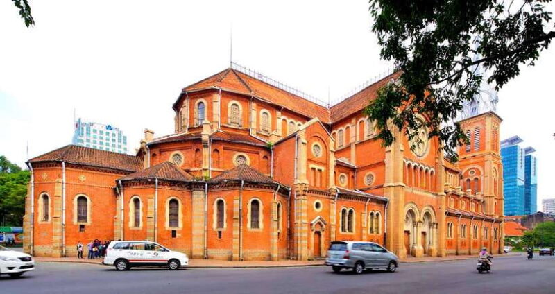 Ho Chi Minh City: Top Sightseeing Saigon Trip & History Tour - Transportation and Group Size