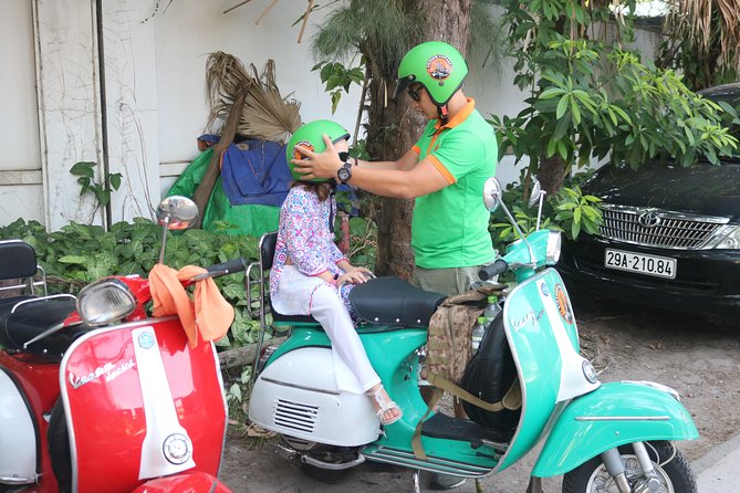 Ho Chi Minh Vespa City Tour 4,5 hours - Delving into Saigon’s History and Local Culture