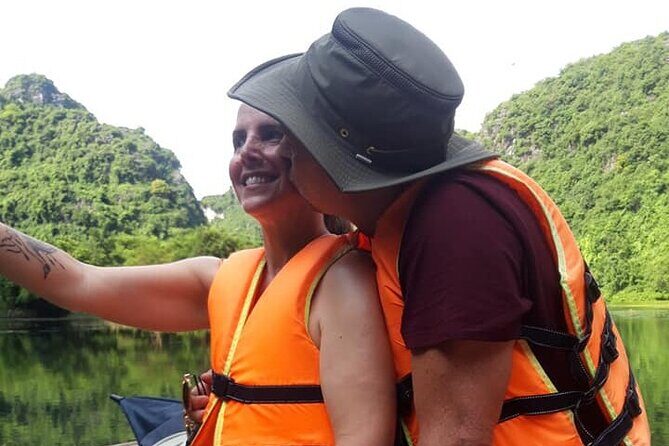Hoa Lu Citadel - Trang An - Mua Cave Fullday Ninh Binh Private Tour - Returning to Hanoi: A Comfortable End