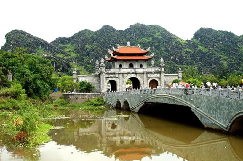 Hoa Lu: History, Culture, and Food Half-Day Walking Tour - Key Points