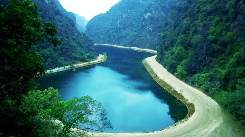 Hoa Lu: History, Culture, and Food Half-Day Walking Tour - Starting Point and Ease of Access
