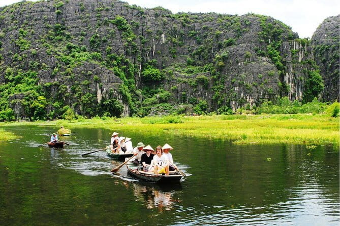 Hoa Lu - Mua Cave - Local Market -Tam Coc - Bich Dong 2days small group tour - Key Points