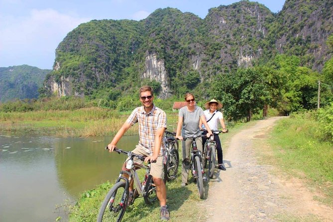 Hoa Lu - Tam Coc Luxury Small group 1D: Limousine bus, biking, boat trip, Lunch - Who Will Love This Tour?