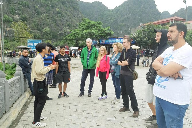 Hoa Lu - Tam Coc Luxury Small group 1D: Limousine bus, biking, boat trip, Lunch - FAQ