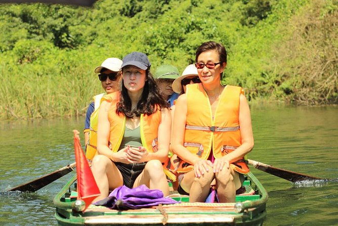 Hoa Lu Temple, Trang An boat trip & Mua Cave Mountain day trip - best selling - Who This Tour Is Ideal For