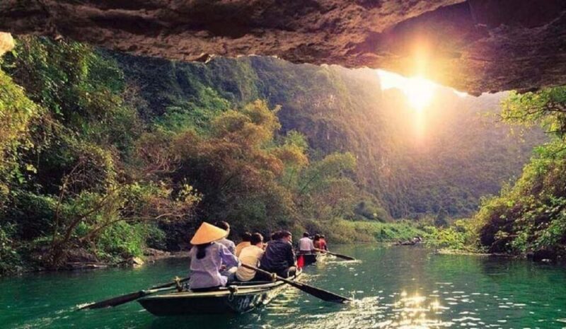 HOA LU TRANG AN - MUA CAVE - 1 DAY TRIP BY LIMOUSINE - Who Would Love This Tour?