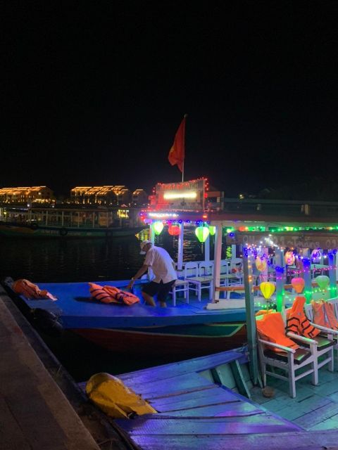 Hoai River Boat Trip by Night with Release Lantern in Hoi An - The Practical Details: Group Size, Timing, and Value