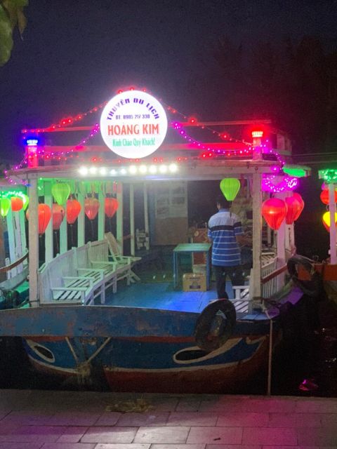 Hoai River Boat Trip by Night with Release Lantern in Hoi An - FAQ
