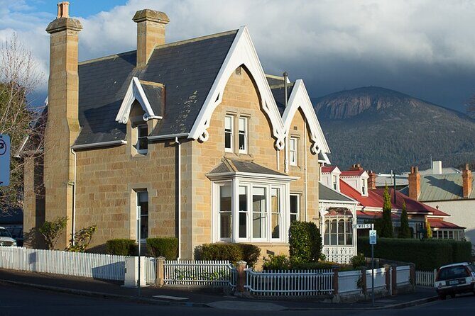 Hobart City Sightseeing Tour including MONA Admission - FAQs