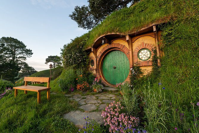 Hobbiton Movie Set Banquet Experience Private Tour From Auckland - What’s Included and What’s Not