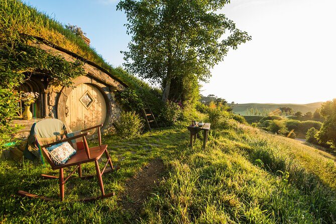 Hobbiton Movie Set Group Tour Early Access (Avoid the crowds!) - A Practical Look at the Hobbiton Movie Set Group Tour — Early Access