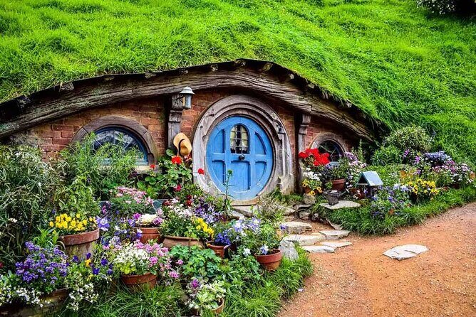 Hobbiton Movie Set Guided Tour small group from Auckland - Key Points