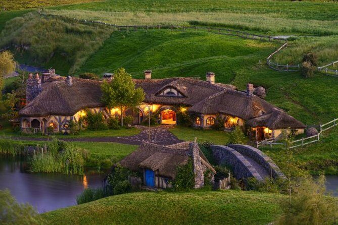 Hobbiton Movie Set Small Group Fully Guided Day Tour from Auckland - Key Points