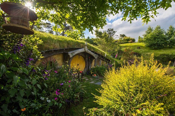 Hobbiton Movie Set Small Group Fully Guided Day Tour from Auckland - The Value of the Tour: Is It Worth the Price?