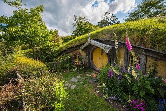 Hobbiton Movie Set Small Group Fully Guided Day Tour from Auckland - FAQ