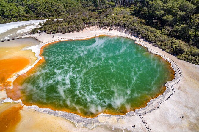 Hobbiton & Rotorua including Wai-O-Tapu - Small Group Tour from Auckland - Key Points