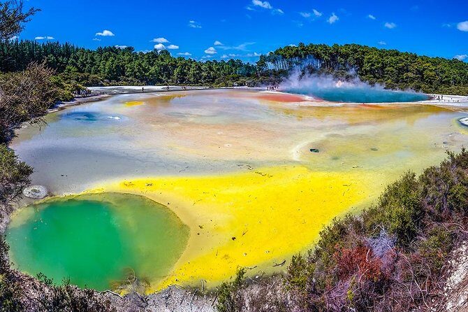 Hobbiton & Rotorua including Wai-O-Tapu - Small Group Tour from Auckland - FAQ