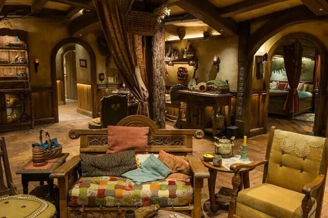 Hobbiton, Waitomo Caves, Blue Spring & Hamilton Garden Day trip - The Bottom Line: Who Is This Tour Best For?