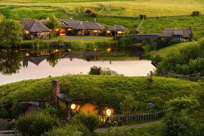 Hobbiton & Waitomo Caves Exclusive Luxury Day Tour From Auckland - Key Points
