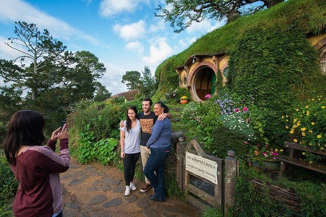 Hobbiton & Waitomo Caves Small-Group Tour W Lunch from Auckland - Analyzing the Value