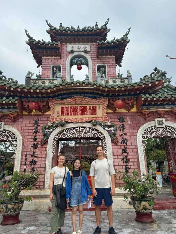 Hoi An: Ancient Town Walking Tour with Lantern Boat Ride - Cultural Performances and Historic Houses