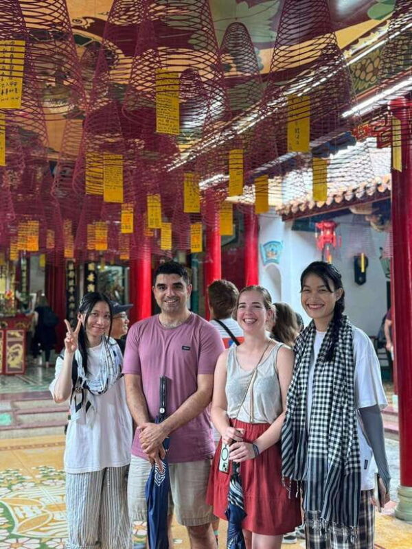 Hoi An: Ancient Town Walking Tour with Lantern Boat Ride - Artisans and Craft Villages