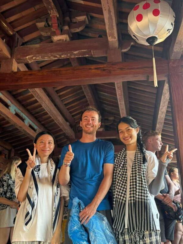 Hoi An: Ancient Town Walking Tour with Lantern Boat Ride - Highlight of the Tour: The Japanese Covered Bridge