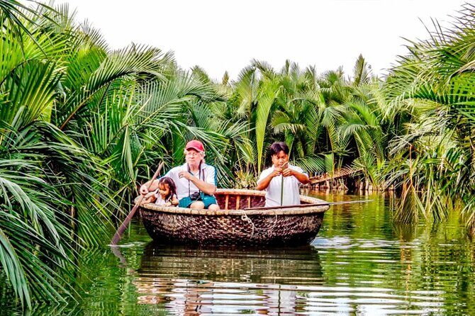 Hoi An basket boat tour with seafood lunch at fishing family - Key Points