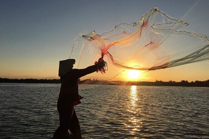 Hoi An basket boat tour with seafood lunch at fishing family - Who Should Book This Tour?
