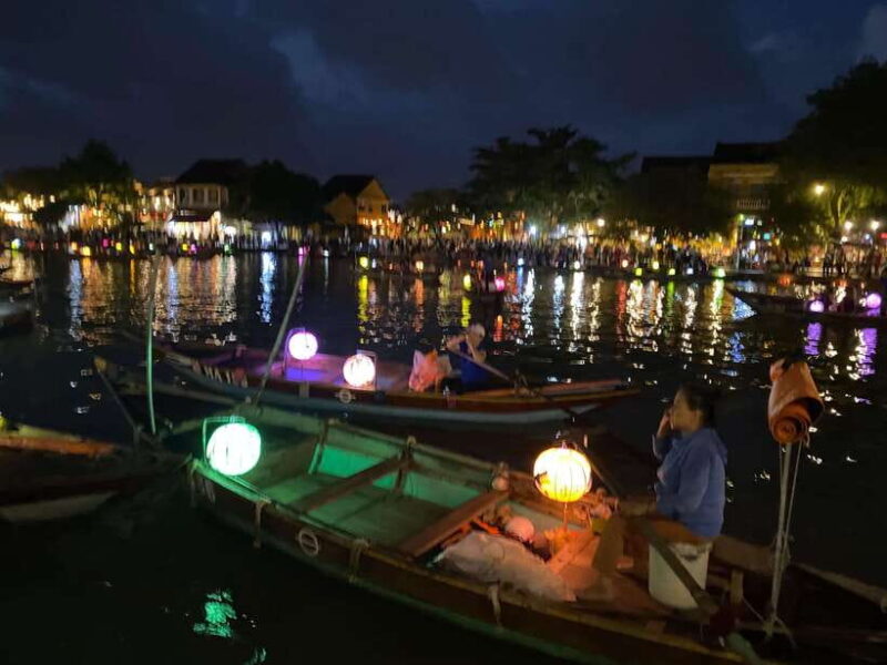 Hoi An Boat Ride Releasing Lantern and Night Market Tour - Exploring Hoi An’s Ancient Town