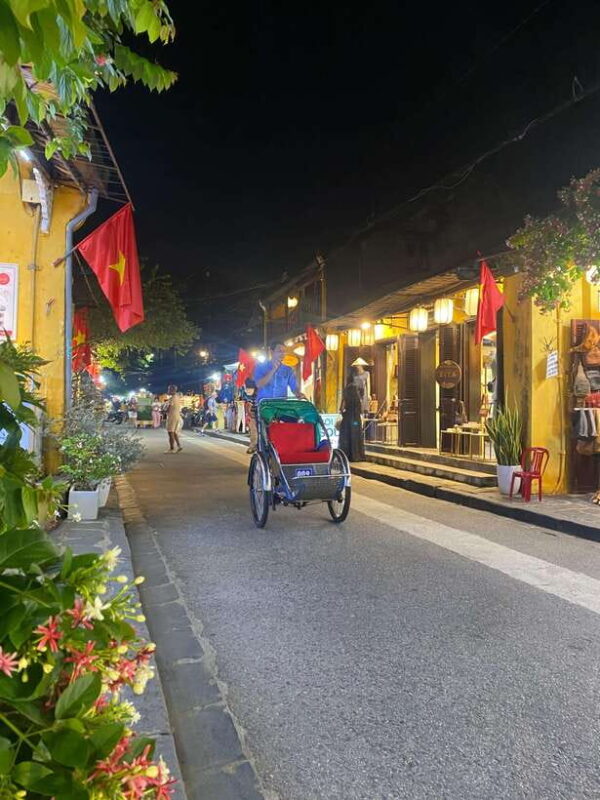 Hoi An Boat Ride Releasing Lantern and Night Market Tour - Cultural Highlights and Museum Visits