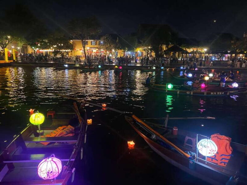 Hoi An Boat Ride Releasing Lantern and Night Market Tour - Sipping the Famous Herbal Drink