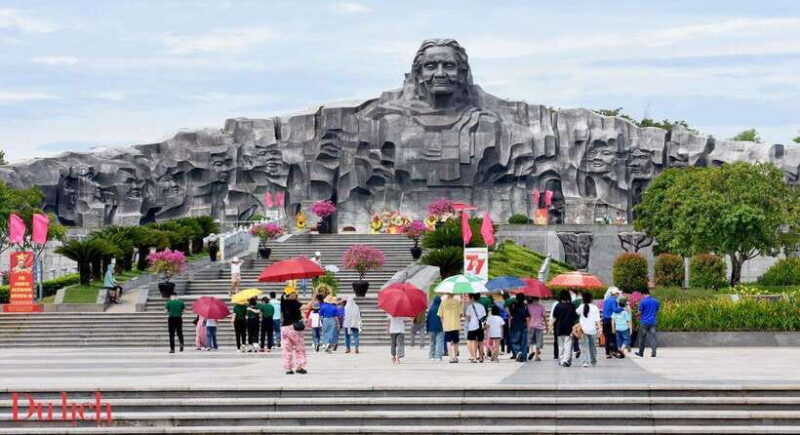Hoi An: Car to Tam Thanh Mural Village - Mother Thu Monument - Transportation and Practicalities