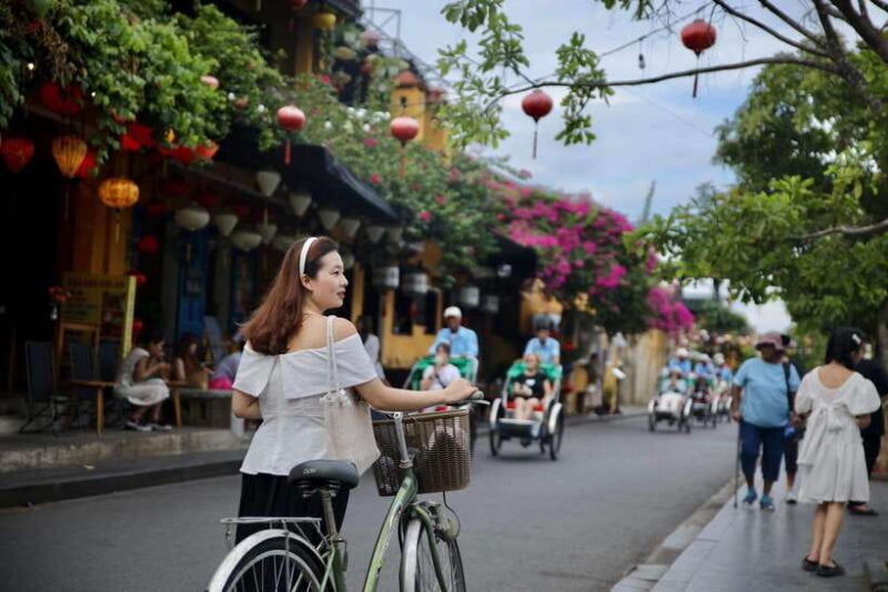 Hoi An City Sightseeing Tour With Beautiful Female Guide - Key Points