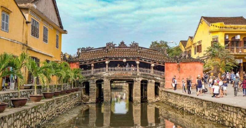 Hoi An City TourBoat RideRelease Flower Lantern on river - Key Points