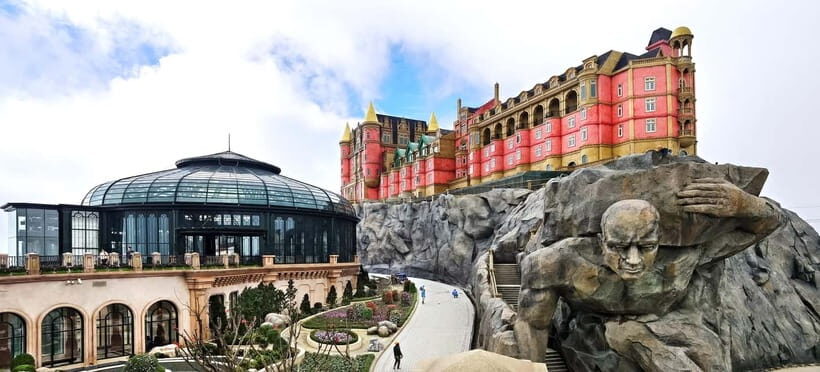 Hoi An/Da Nang: Ba Na Hills & Golden Bridge Tour with Dinner - The Golden Bridge: An Architectural Wonder