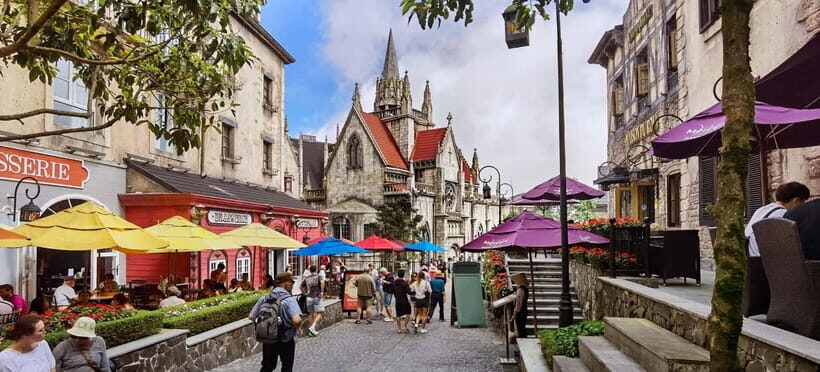 Hoi An/Da Nang: Ba Na Hills & Golden Bridge Tour with Dinner - Dining and Return Journey