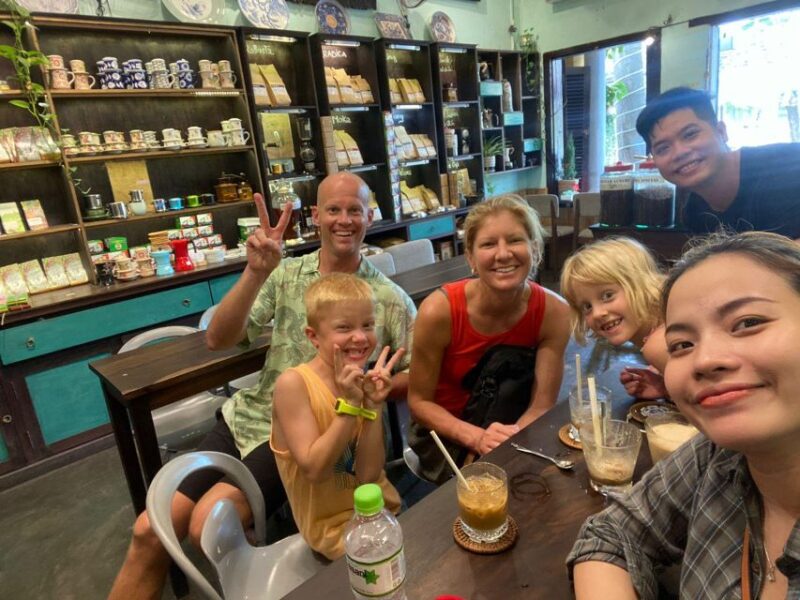 Hoi An: Evening Food Tour with 7 Tastings and Boat Trip - The Food: A Delicious Showcase of Local Flavors