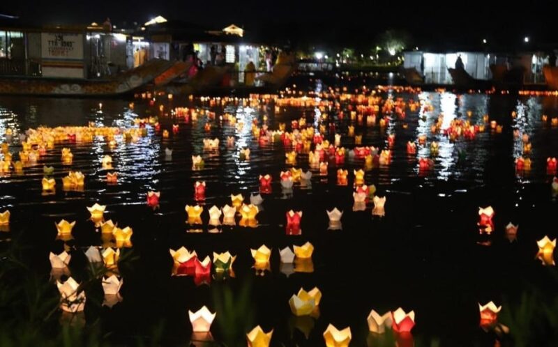 Hoi An: Floating Flower Lantern River Boat Ride at Night - The Breakdown of the Experience