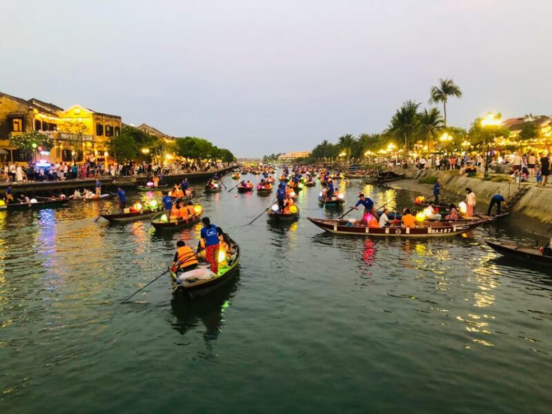 Hoi An: Hoai River Boat Trip by Night and Floating Lantern - The Cultural and Emotional Significance