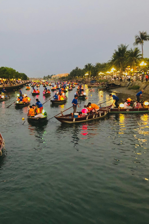 Hoi An: Hoai River Boat Trip by Night and Floating Lantern - Practicalities and Tips for Travelers