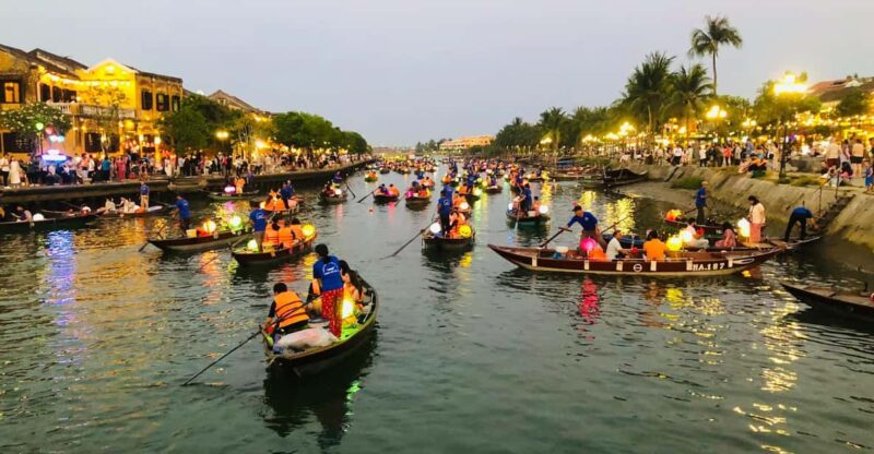 Hoi An: Hoai River Boat Trip by Night and Floating Lantern - What Travelers Say