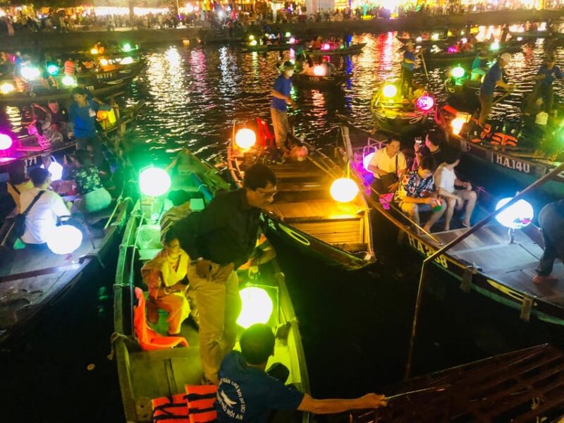 Hoi An: Hoai River Boat Trip by Night and Floating Lantern - FAQs