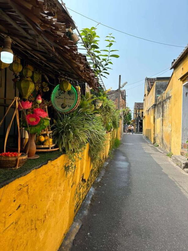 Hoi An: Lantern-Lit Streets, enjoy local food, and Boat Ride - FAQ