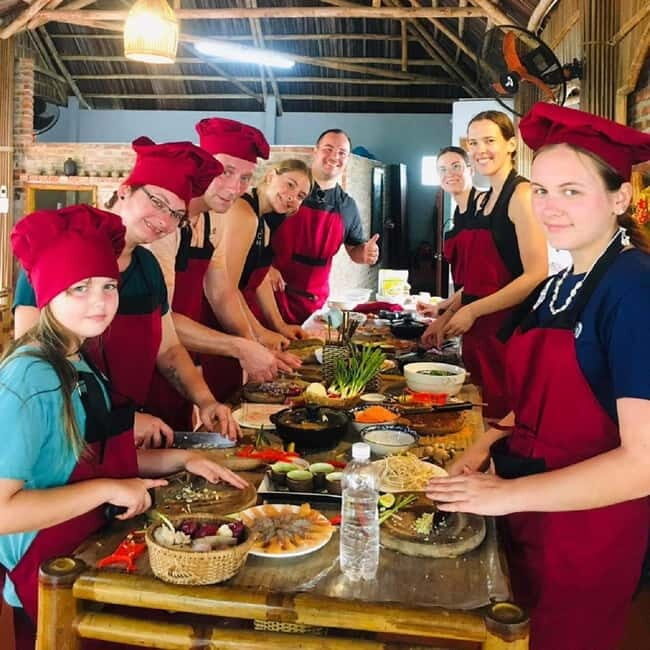 Hoi An: Market Visit, Basket Boat Ride, and Cooking Class - Starting with the Market Visit