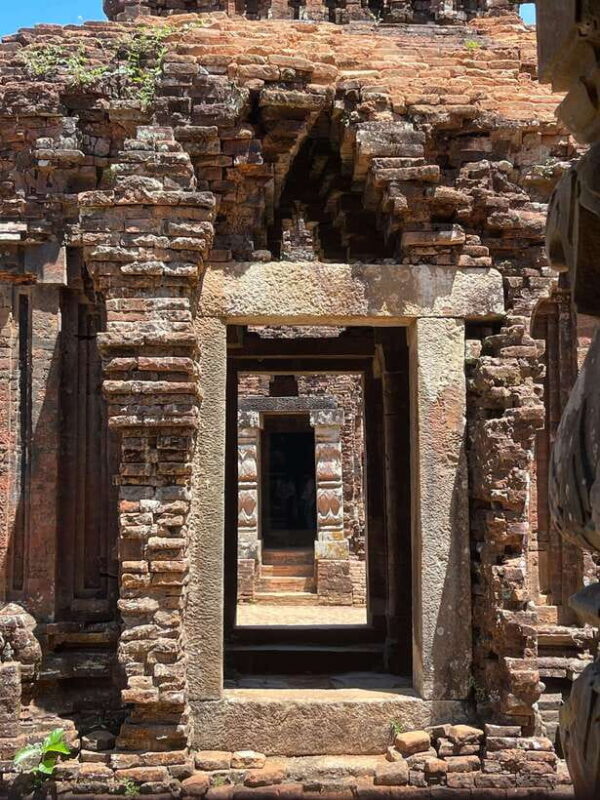 Hoi An: My Son Ruins: Guide-Bus-Boat-Cultural Show-Lunch - Key Points