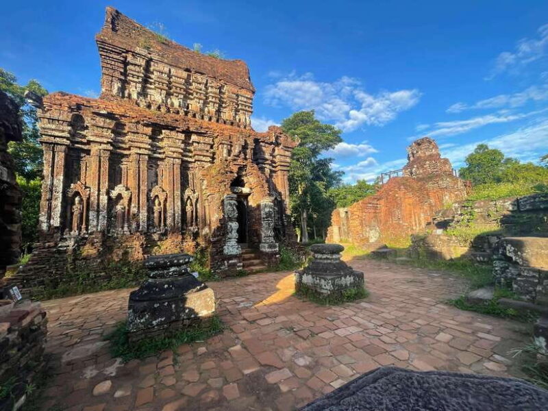 Hoi An: My Son Ruins: Guide-Bus-Boat-Cultural Show-Lunch - What Makes This Tour Stand Out?