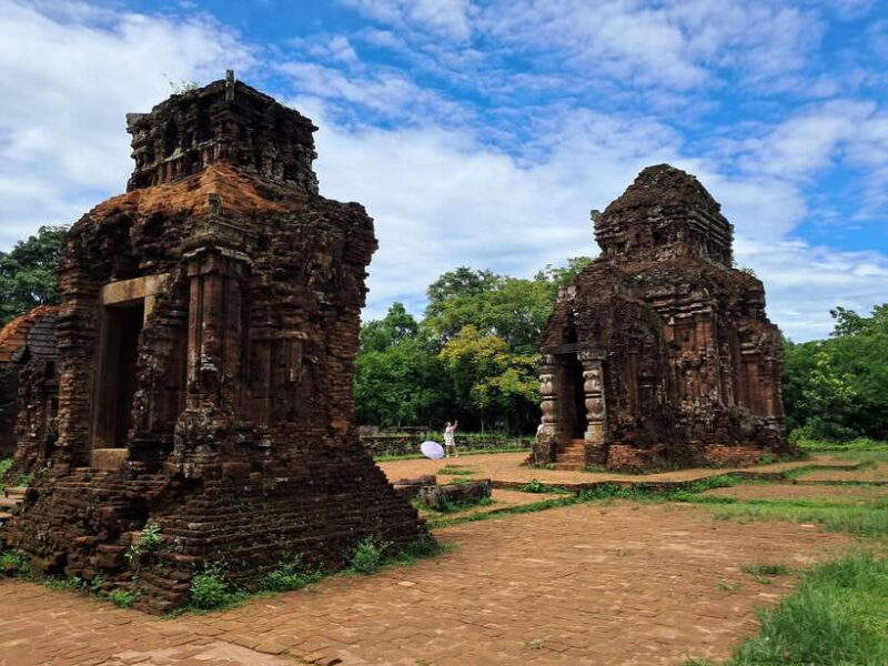 Hoi An: My Son Sanctuary Guided Tour with Boat Trip & Lunch - The Transport and Group Size