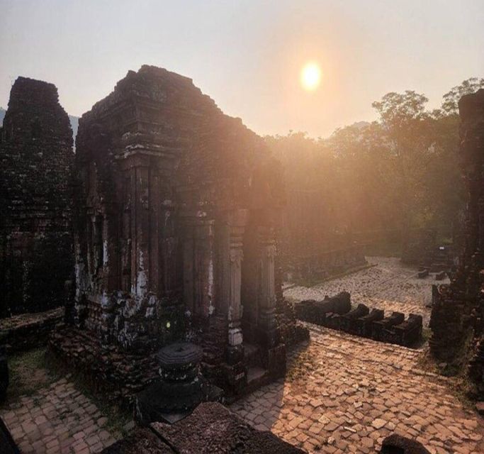 Hoi An: My Son Sanctuary with Thu Bon River Cruise & Lunch - Authentic Local Lunch