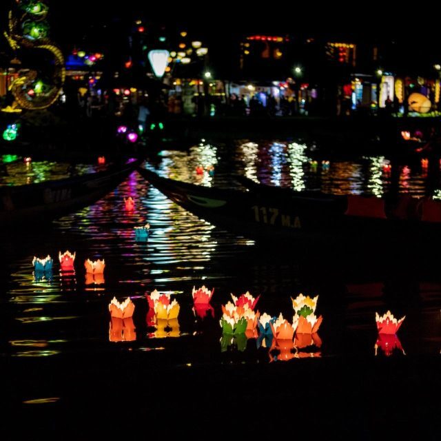 Hoi An : Night Boat Trip and Floating Lantern on Hoai River - FAQ
